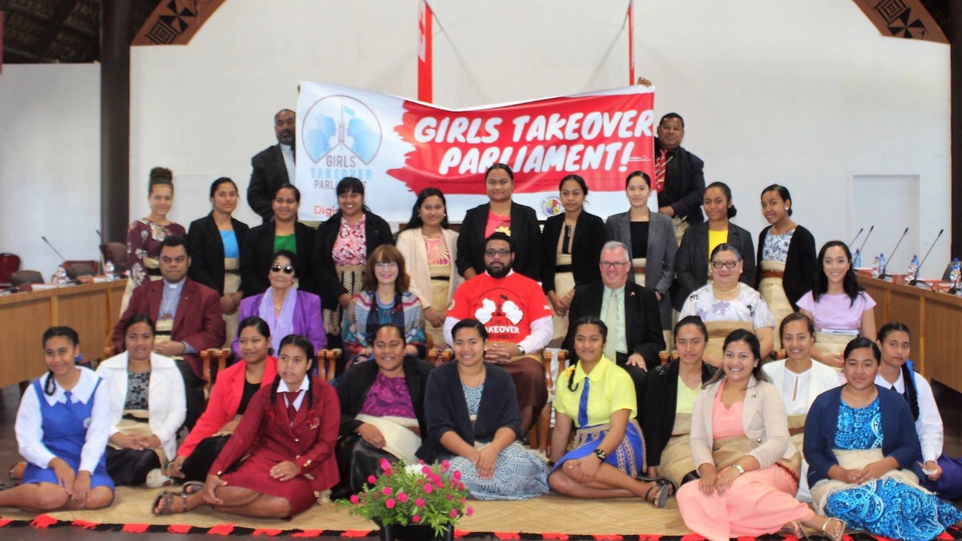 Tonga youth leaders - bringing small projects to life in Tonga | Queens ...
